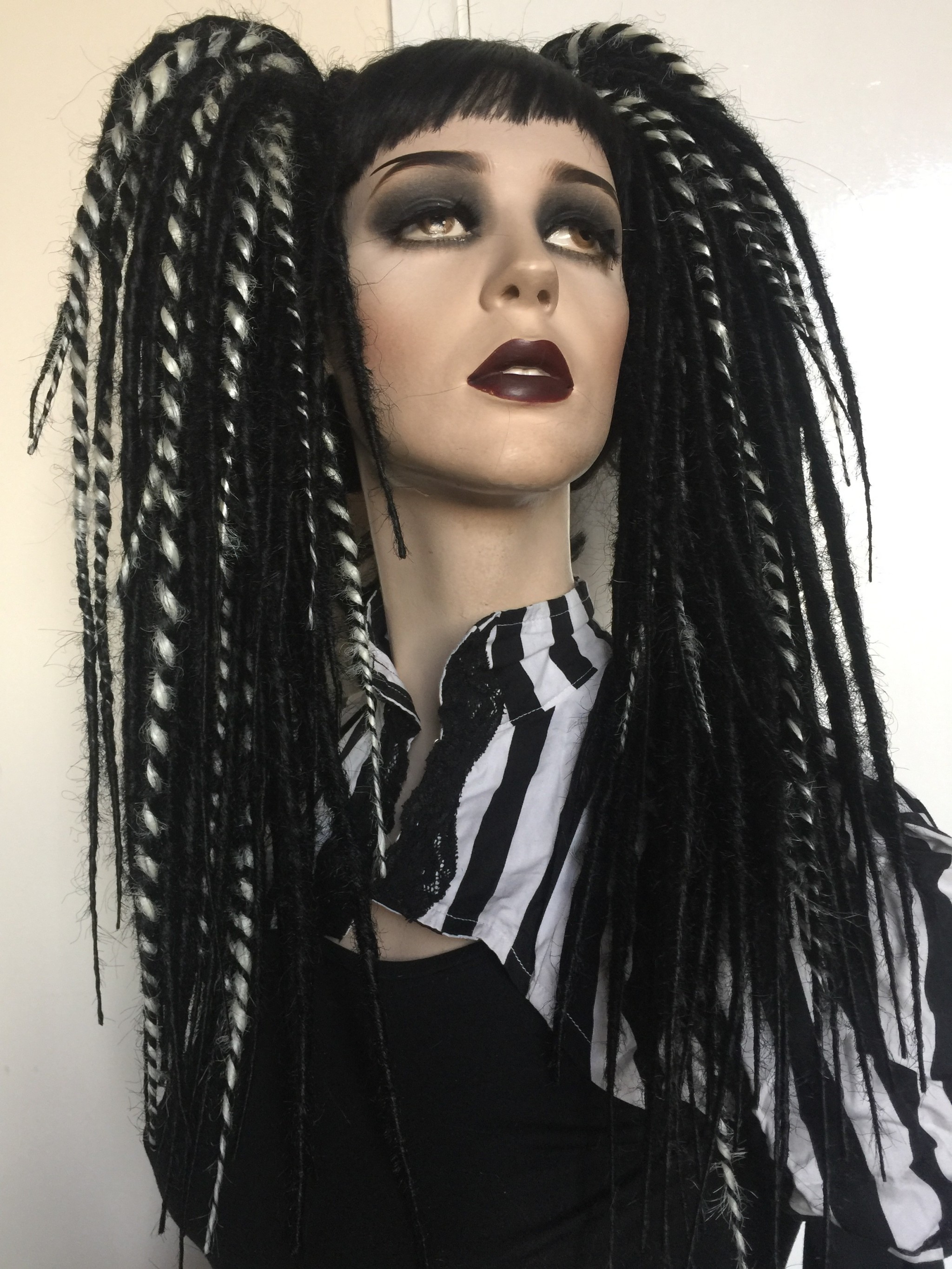 Synthetic Dread Falls in Black with Twists
