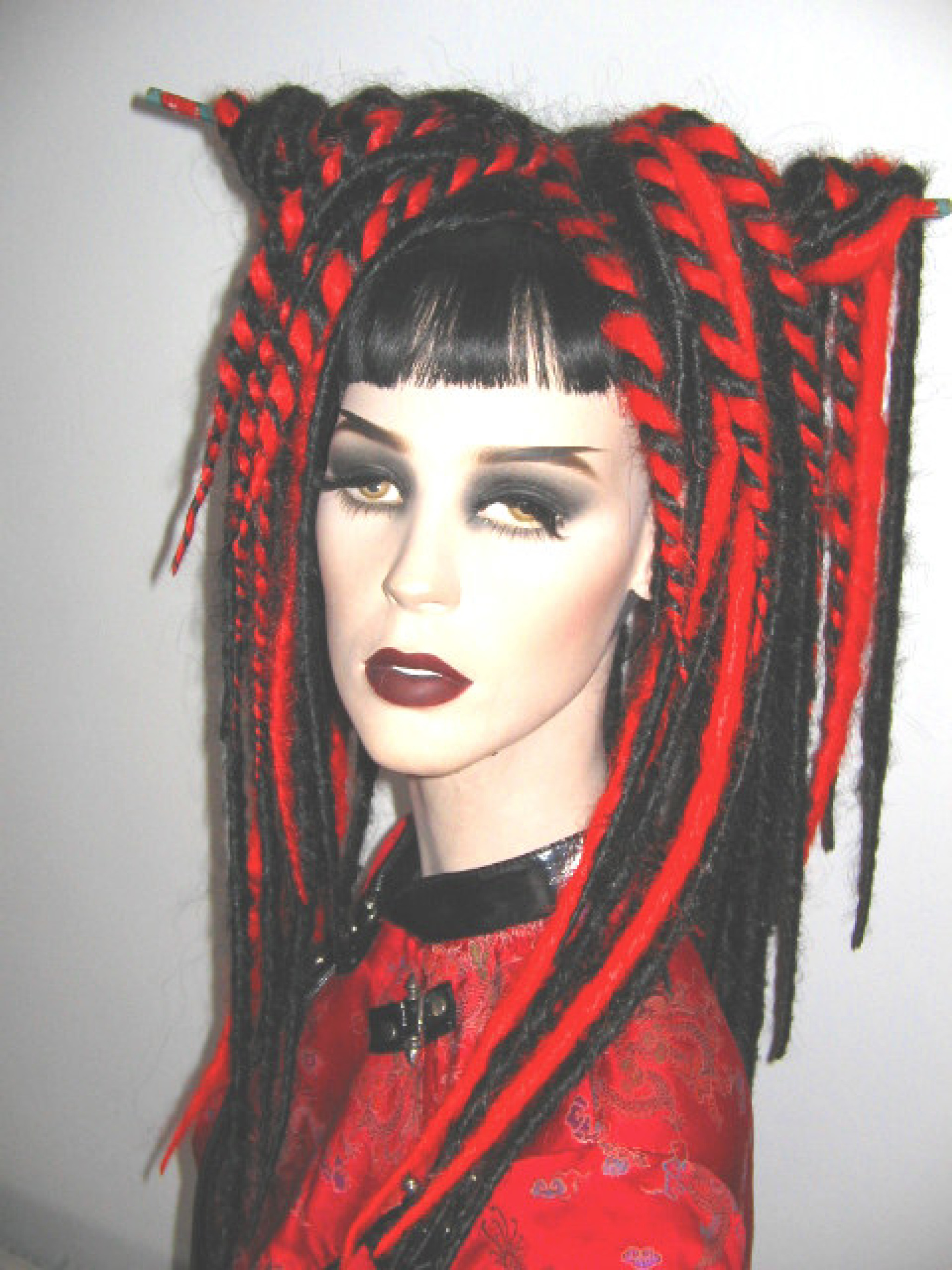 Twist Dreads Red and Black